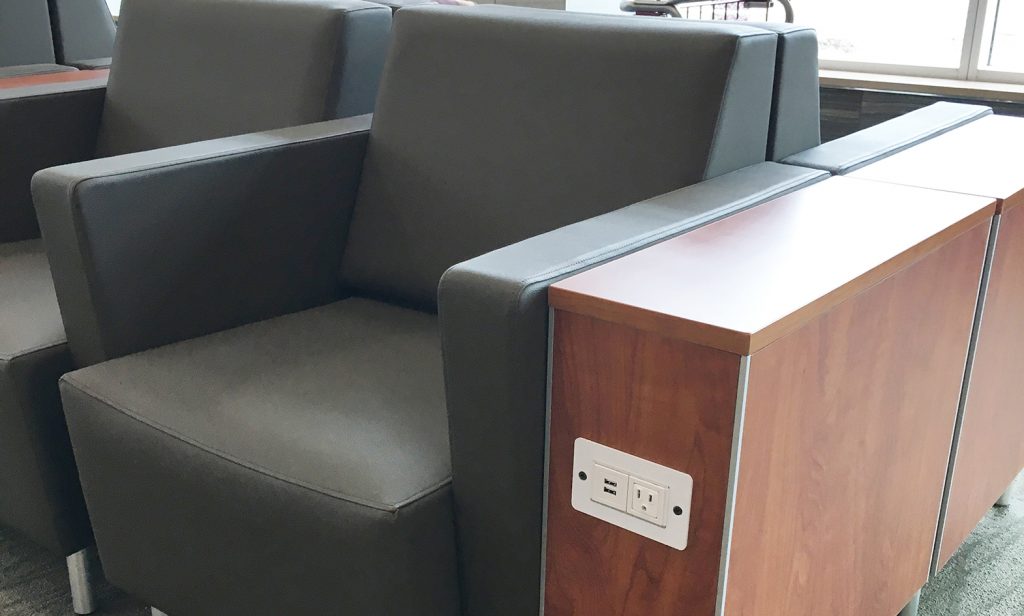 Eastern Iowa Cedar Rapids Airport - Agati Furniture