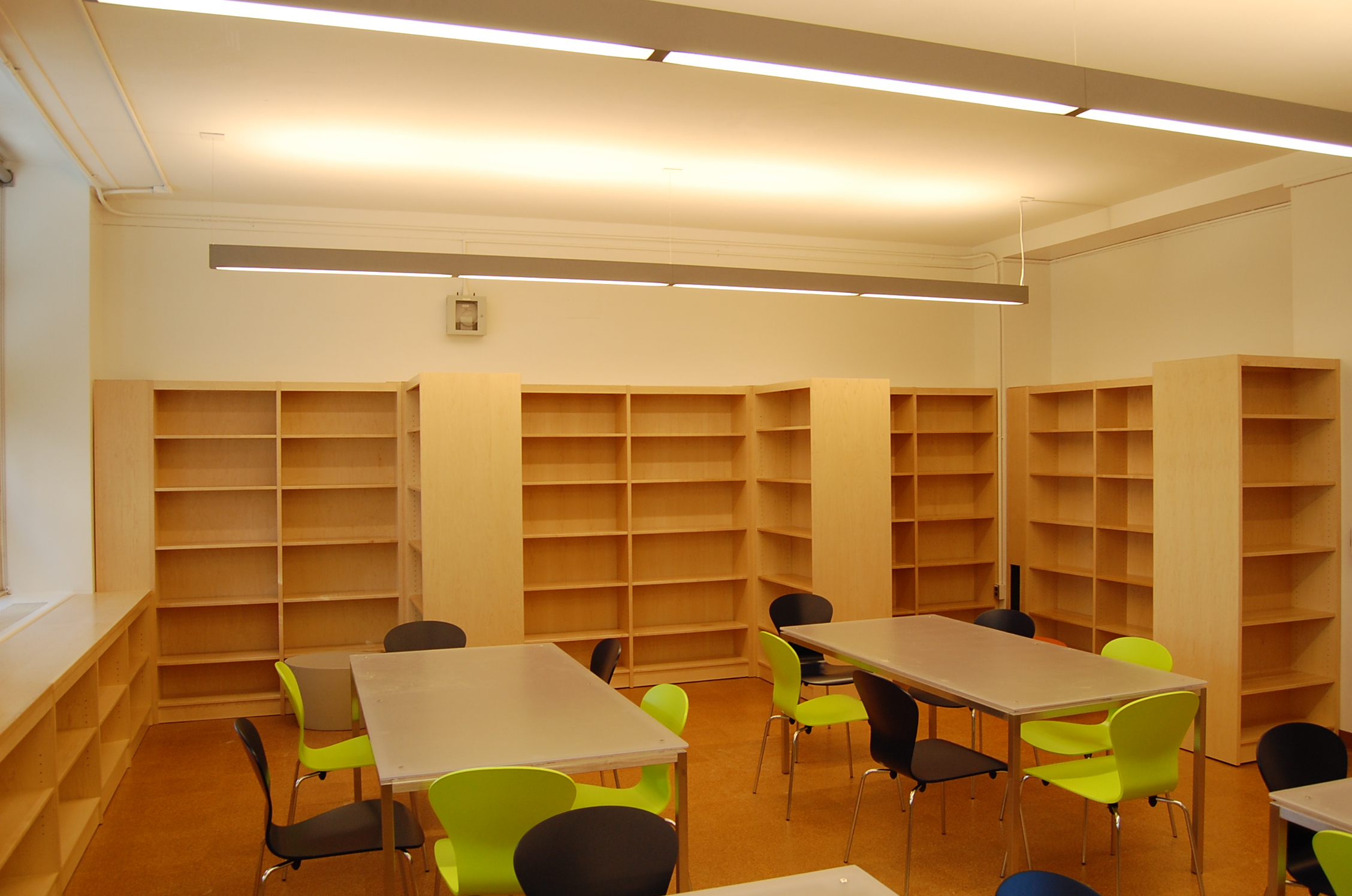 9 shelving - Agati Furniture